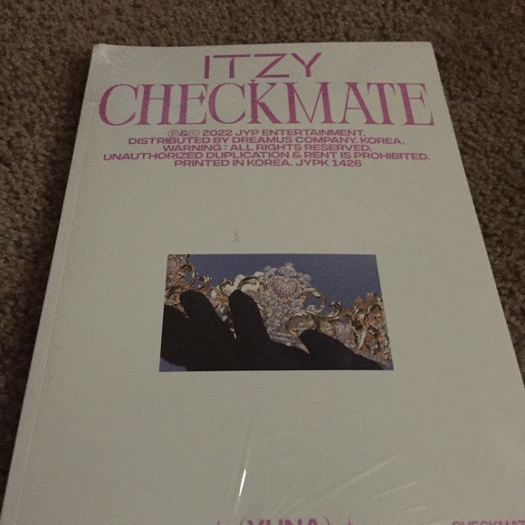 Media | Itzy Checkmate Itzy Mini Album Yuna | Poshmark